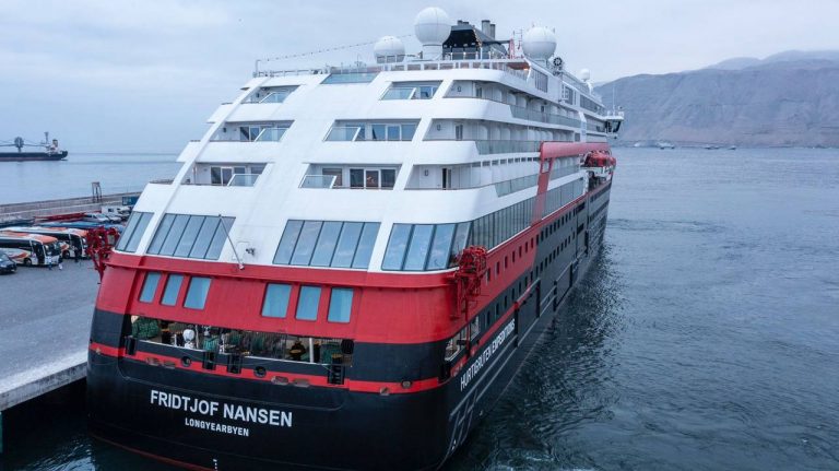 MS Fridtjof Nansen arriba al Puerto de Iquique - PortalCruceros