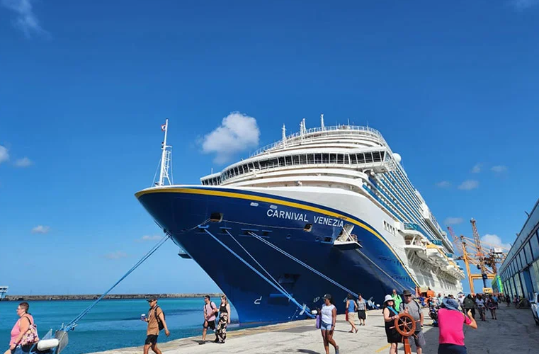 Carnival Venezia inicia temporada de cruceros en Barbados - PortalCruceros