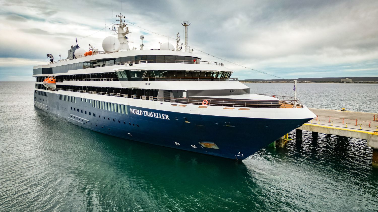 World Traveller arriba por primera vez a Puerto Madryn - PortalCruceros