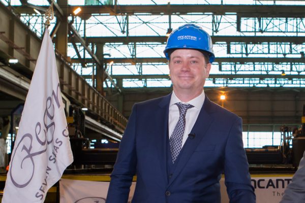 Norwegian Cruise Line Holdings nombra a Jason Montague nuevo director de lujo - PortalCruceros